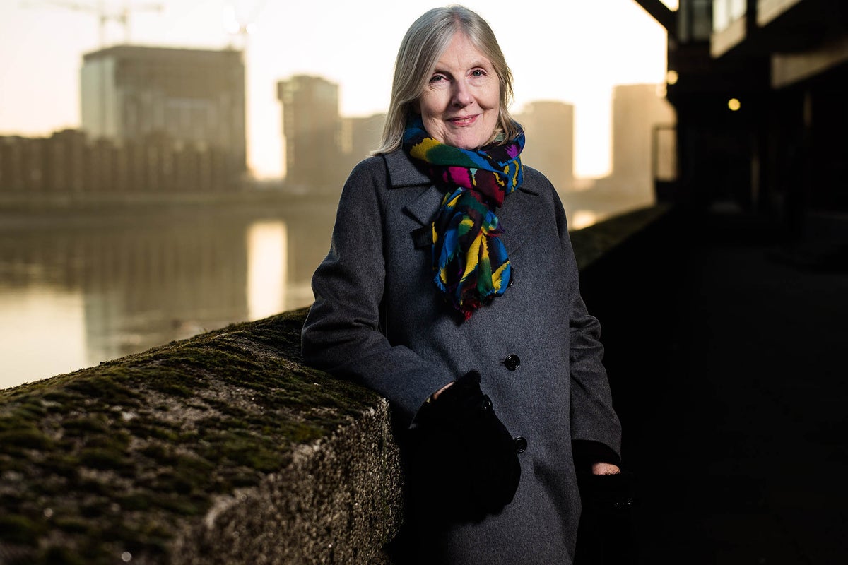 Helen Dunmore, Exposure: 'A whistlestop tour through the Cold War, with ...