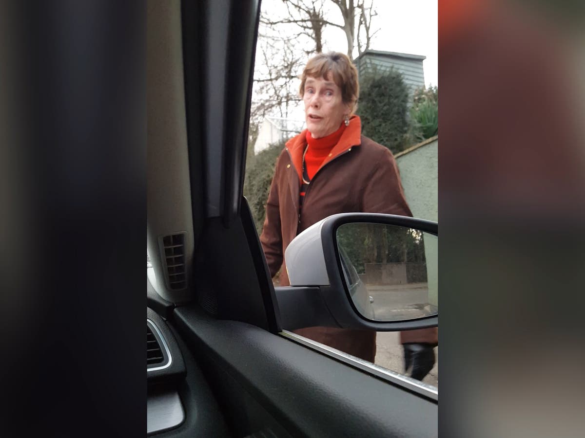 Cars face off in heated but rather polite British road rage incident ...