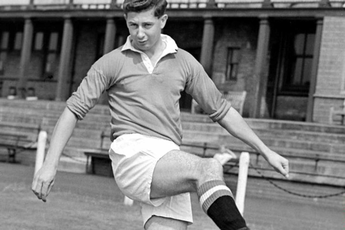 Frederick Goodwin: Composed wing-half who helped Matt Busby rebuild ...