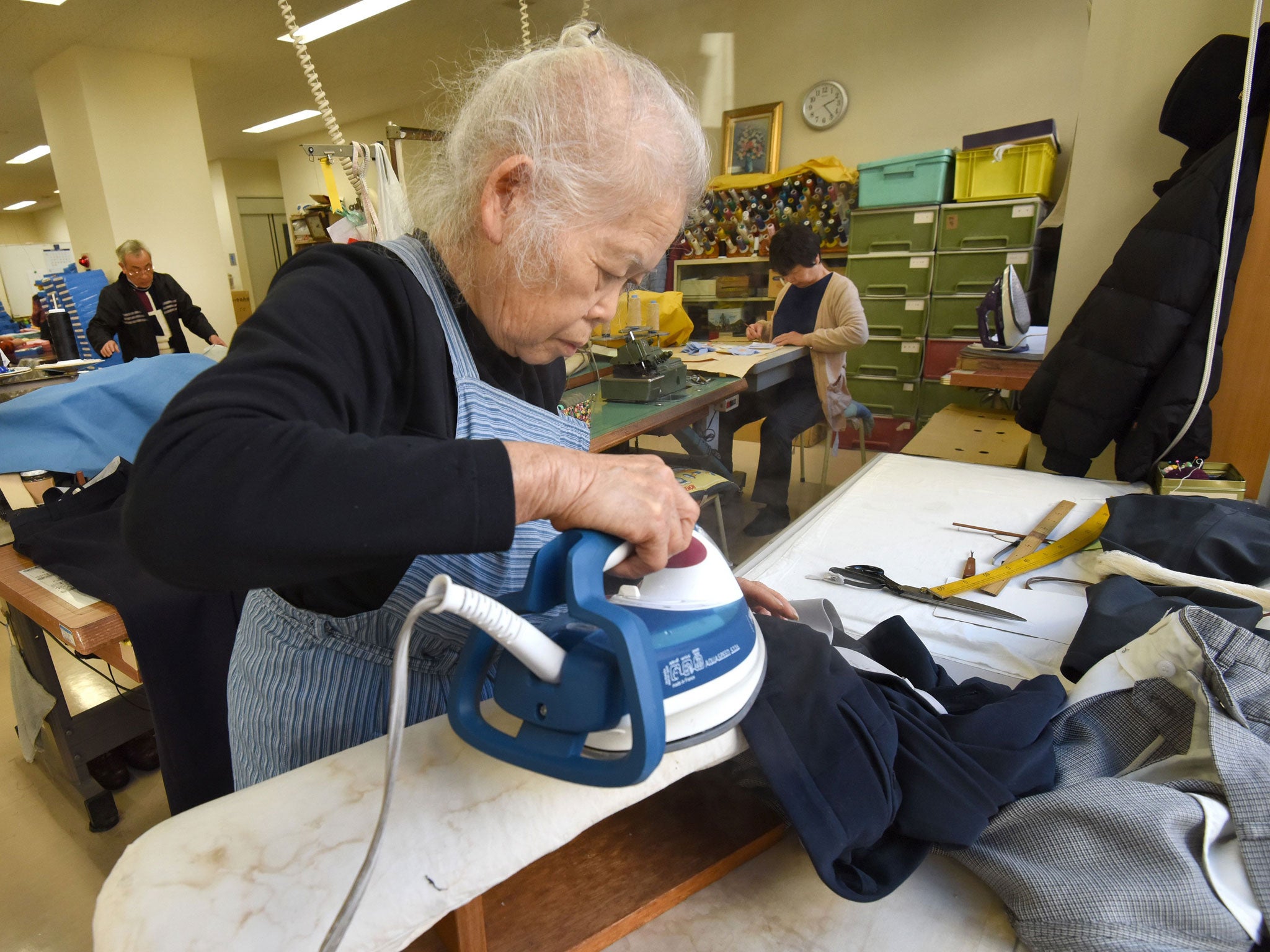 Japan s Elderly Keep Working Well Past Retirement Age The Independent