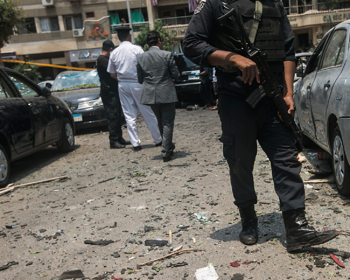 Egyptian Police Officer Shoots 11 Year Old Girl In Back In Cairo