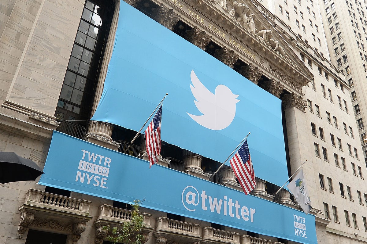 Twitter changes the 'Like' button yet again to celebrate its 10th ...