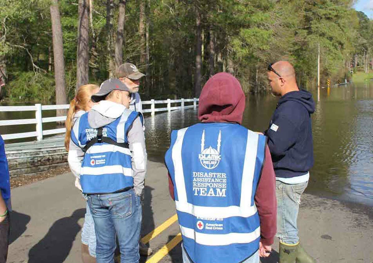 American Muslims help tackle 'historic' flooding in Louisiana | The ...
