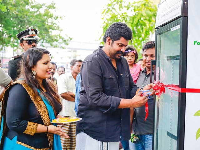 Restaurant owner installs fridge outside to feed the homeless | The ...