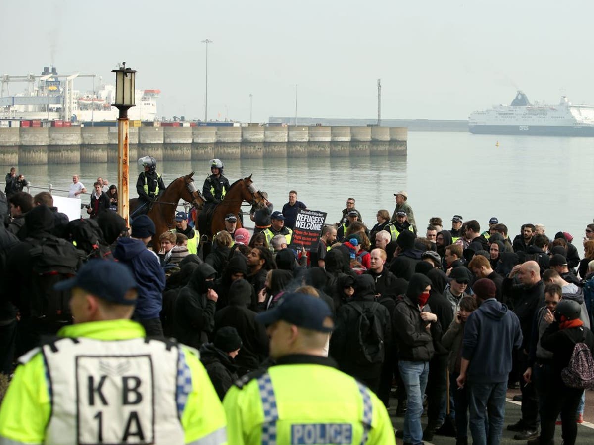 Dover MP Charlie Elphicke says pro-refugee protesters ‘unwelcome’ | The ...