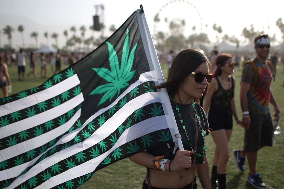 420: America's cannabis lovers light up on unofficial stoners' day ...