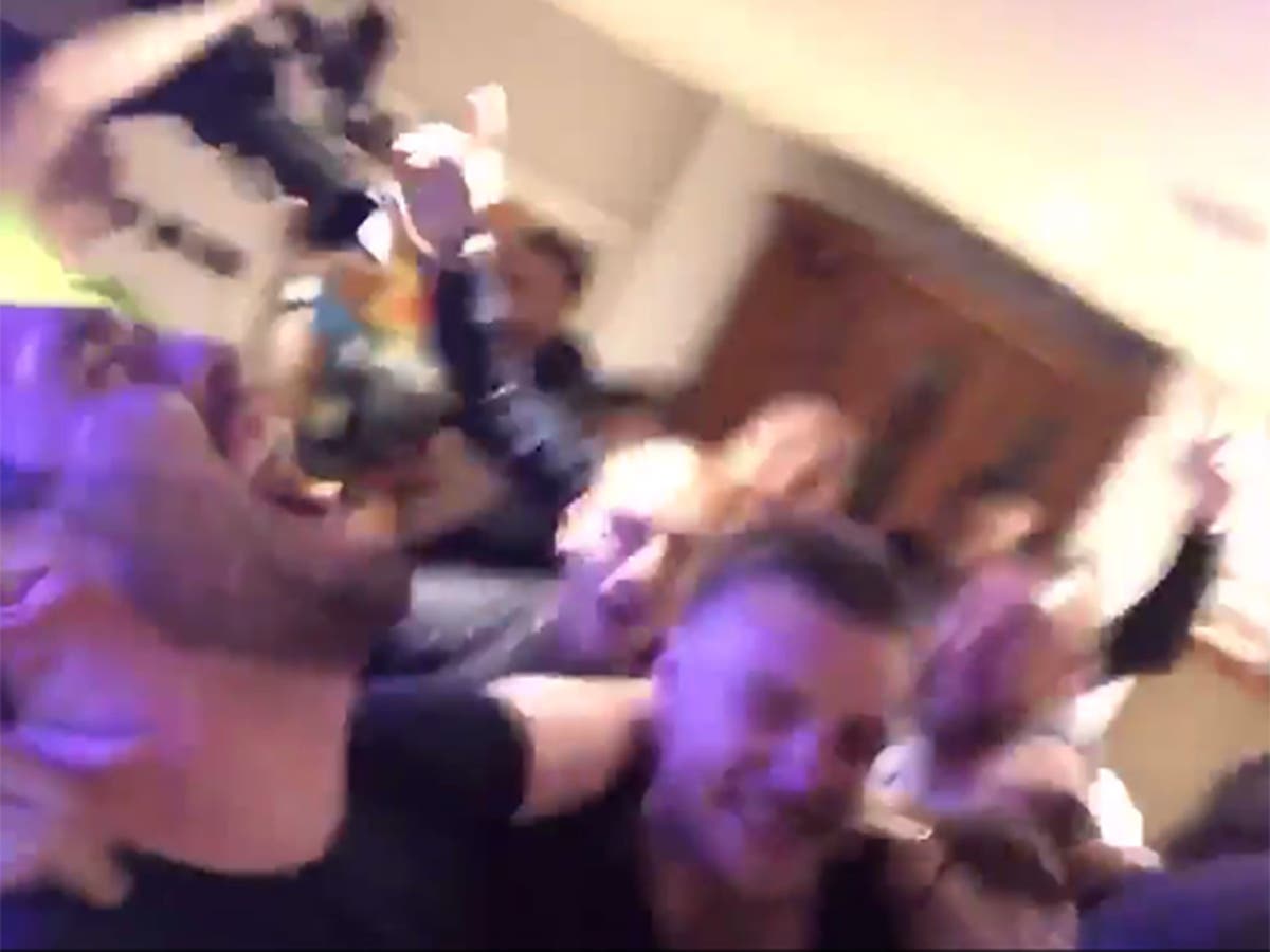 Jamie Vardy is having a party: Leicester players go wild as Premier ...