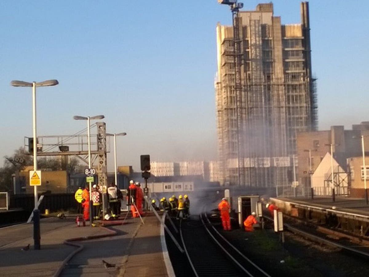Vauxhall fire: South West trains 'dangerously full' following railway ...