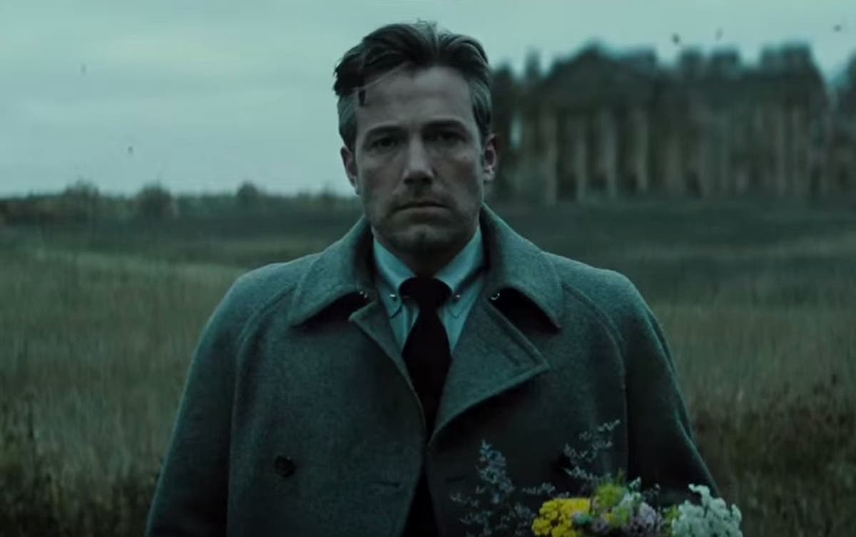 Batman v Superman R-rated trailer makes it actually look pretty decent ...