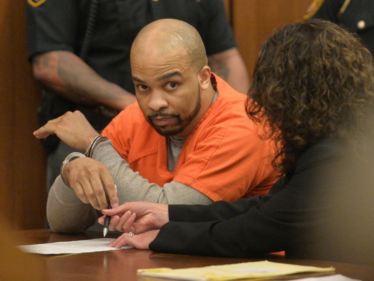 Victim's father attacks serial killer Michael Madison in courtroom ...