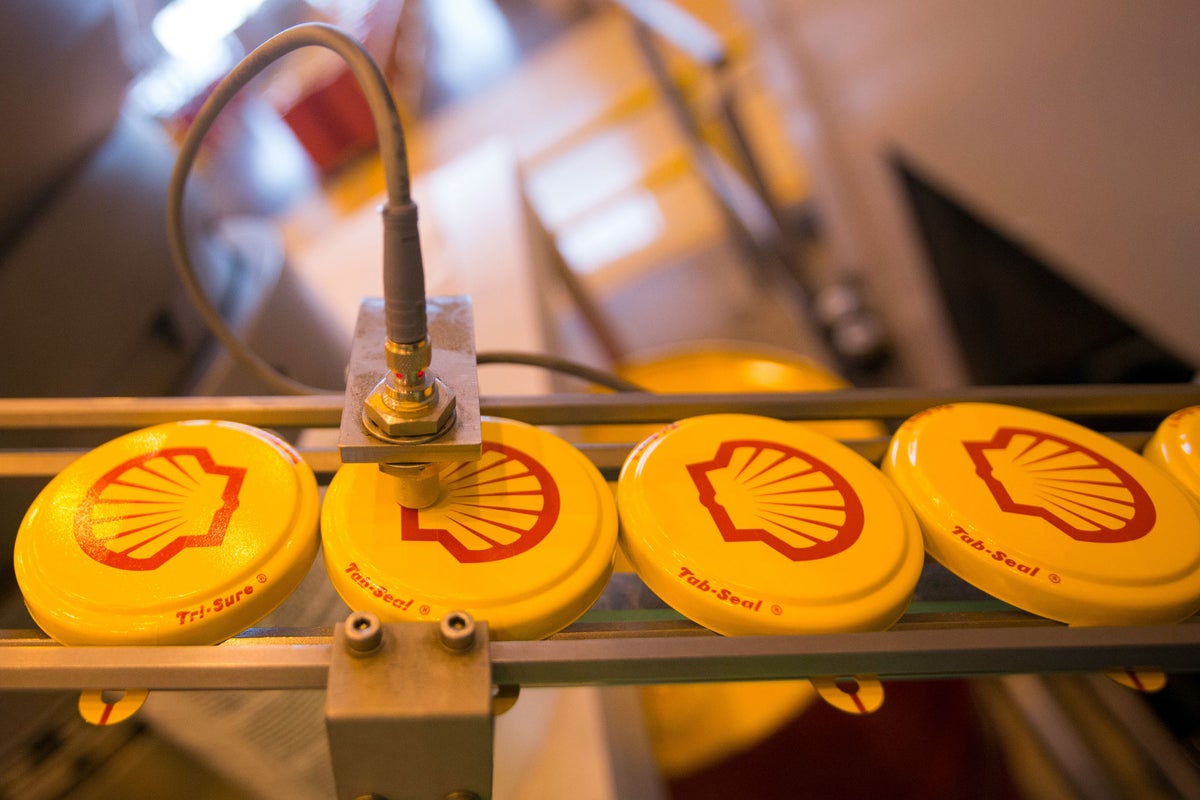 Shell says BG takeover will make an extra $1bn in savings as it cuts ...