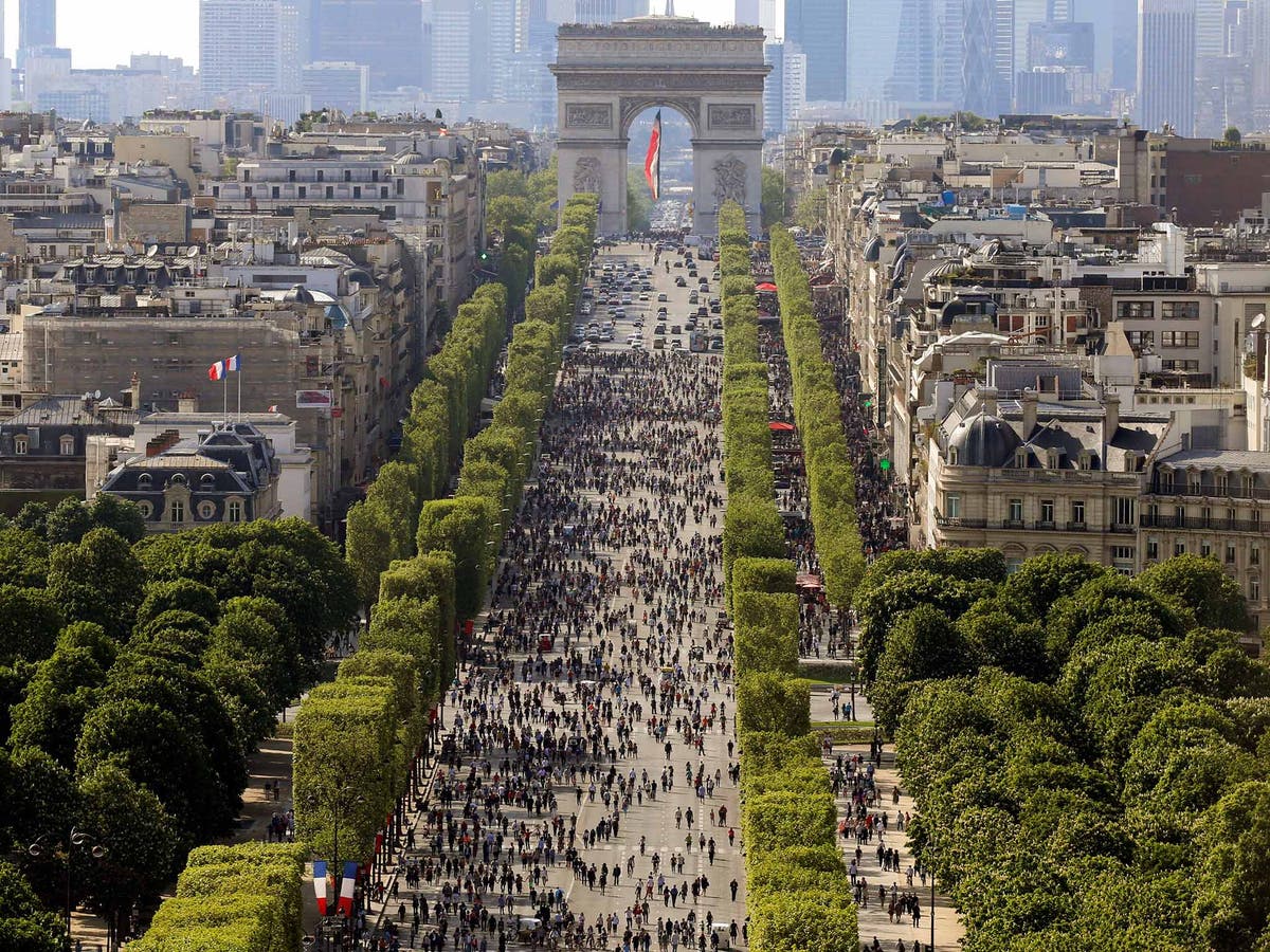 Paris bans cars built before 1997 in battle against air pollution | The ...