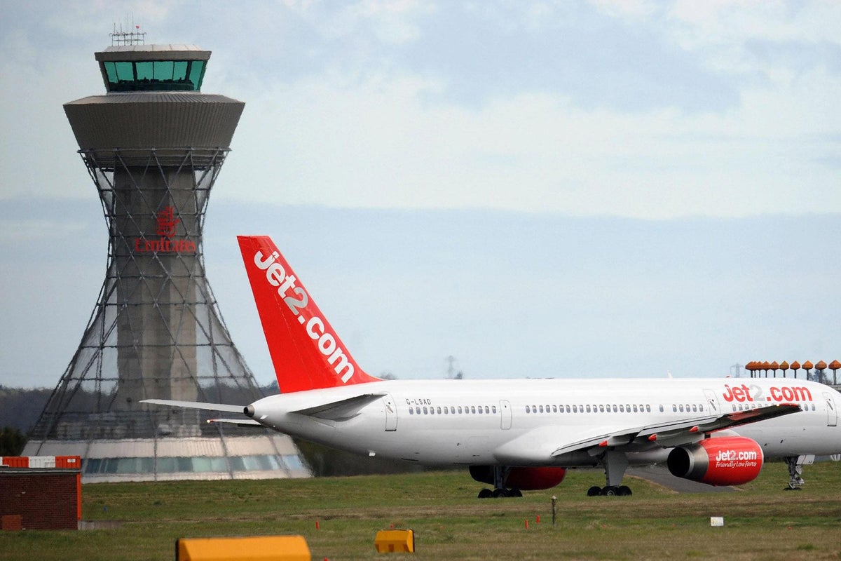 Jet2 announces pilot recruitment drive as it looks to fill 1700 jobs ...