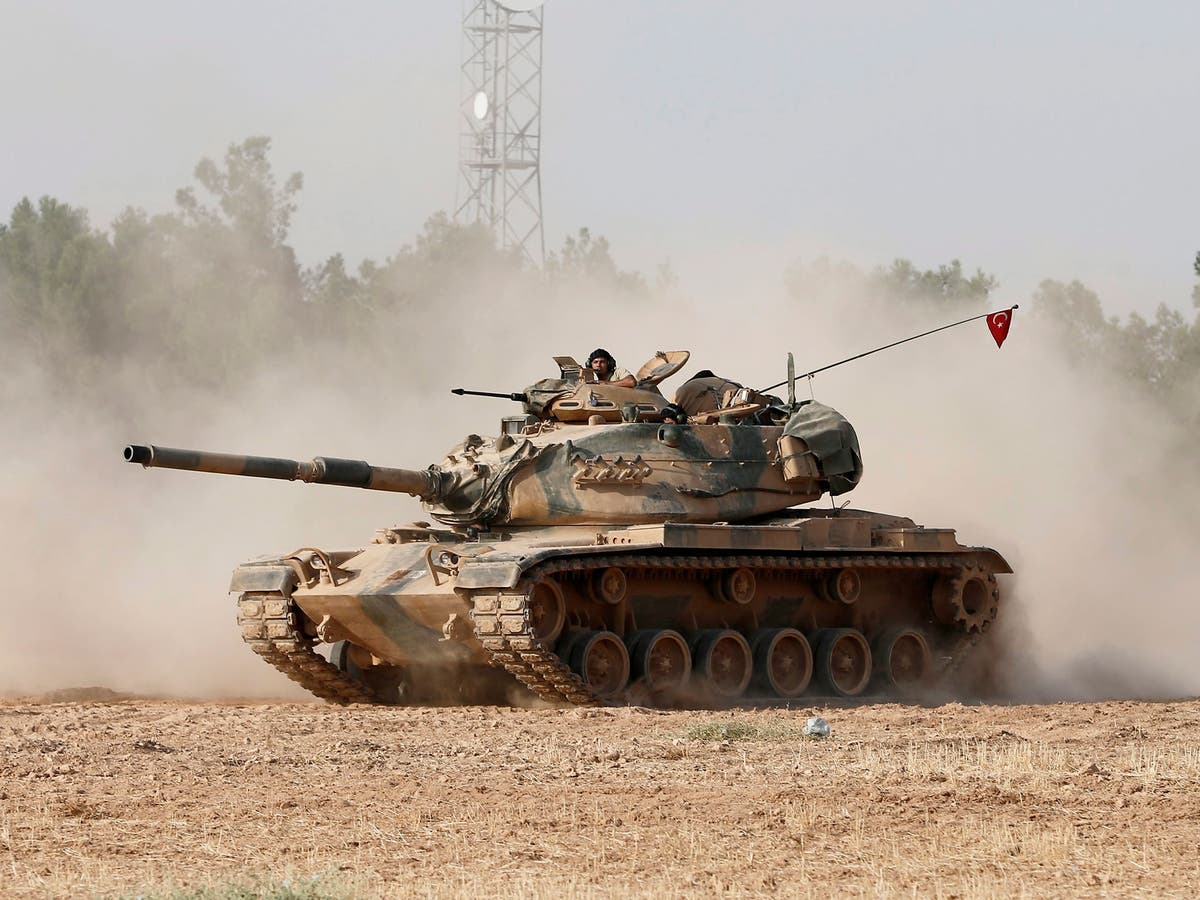Syria war: More than 20 Turkish tanks cross border at Jarablus in ...