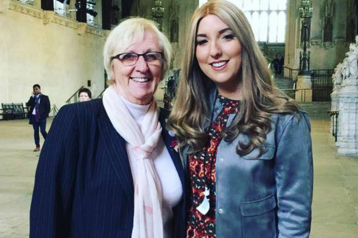Anna Swabey: Brain tumour blogger dies a day before her dream wedding ...