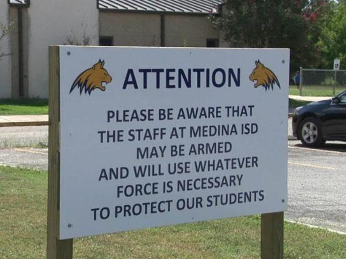 Texas school puts up sign warning teachers may be armed ‘and use ...