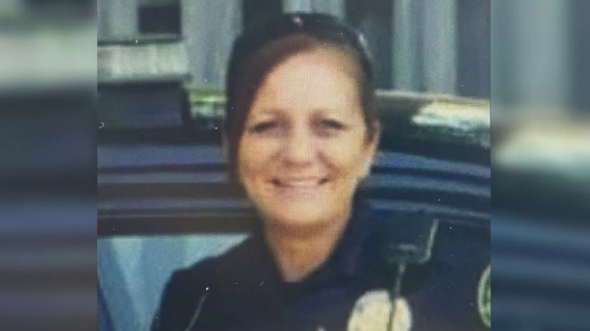 White police officer charged for allegedly lying about being shot by a ...