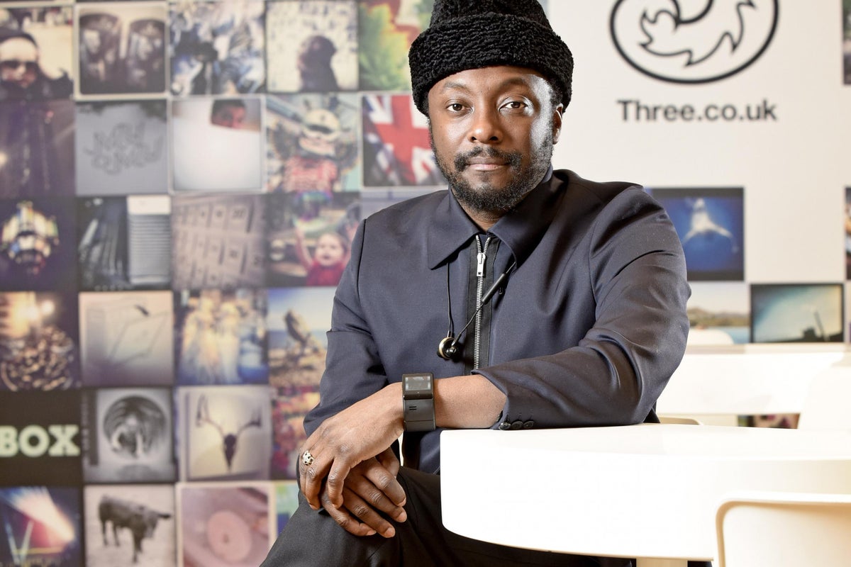 Dial review: Six months with will.i.am's 'smart cuff' wrist computer ...