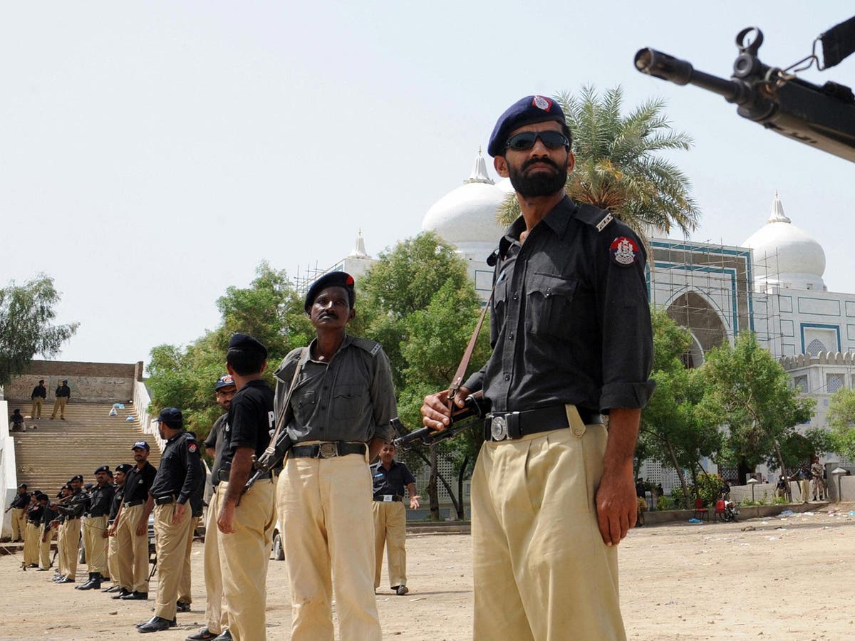 Pakistan police 'illegally execute hundreds of people each year', Human ...