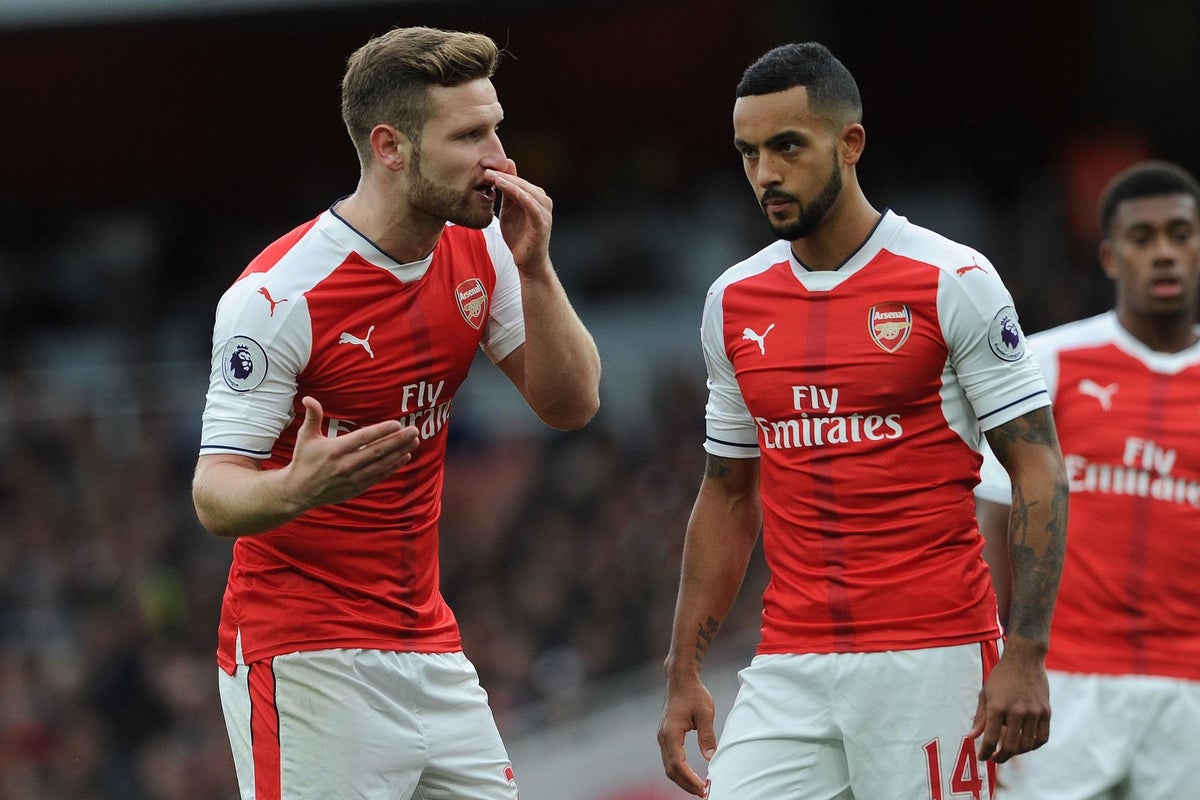 Arsenal vs Tottenham team news: Theo Walcott starts as Harry Kane ...