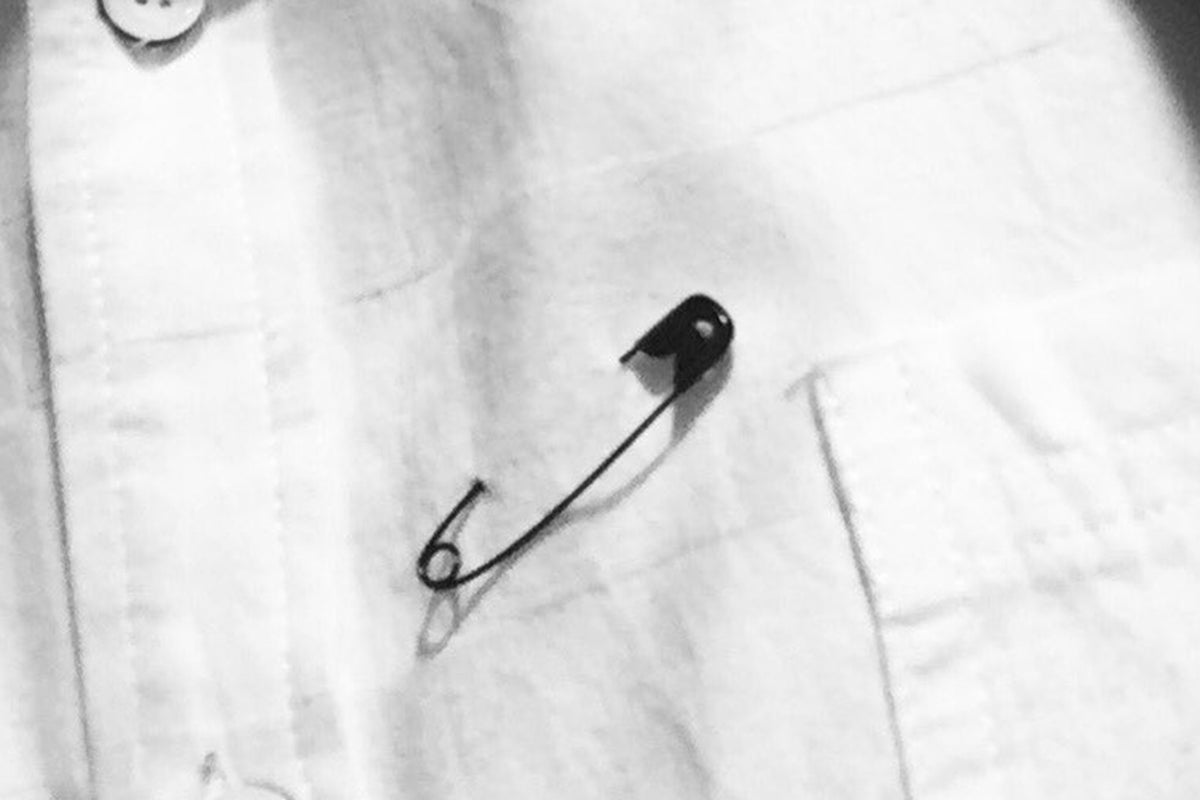 Americans inspired by Brexit to wear safety pins in show of solidarity ...