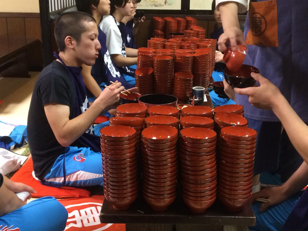 The Japanese restaurant where diners binge-eat 500 bowls of 'wanko soba ...