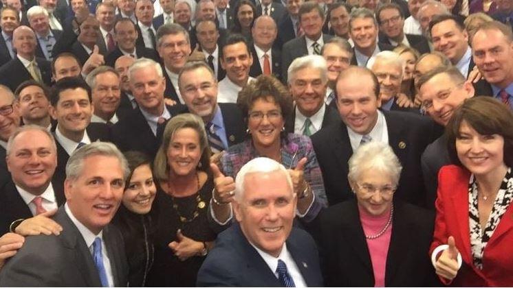 People have pointed out something off about this photo of Republicans ...