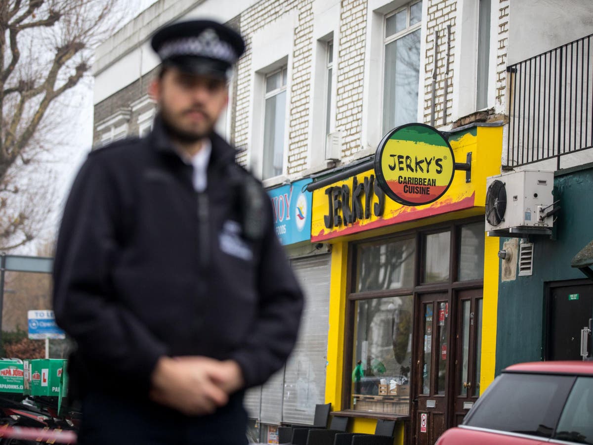 Fulham shooting: Man dies after being shot in head in 'ambush' outside ...