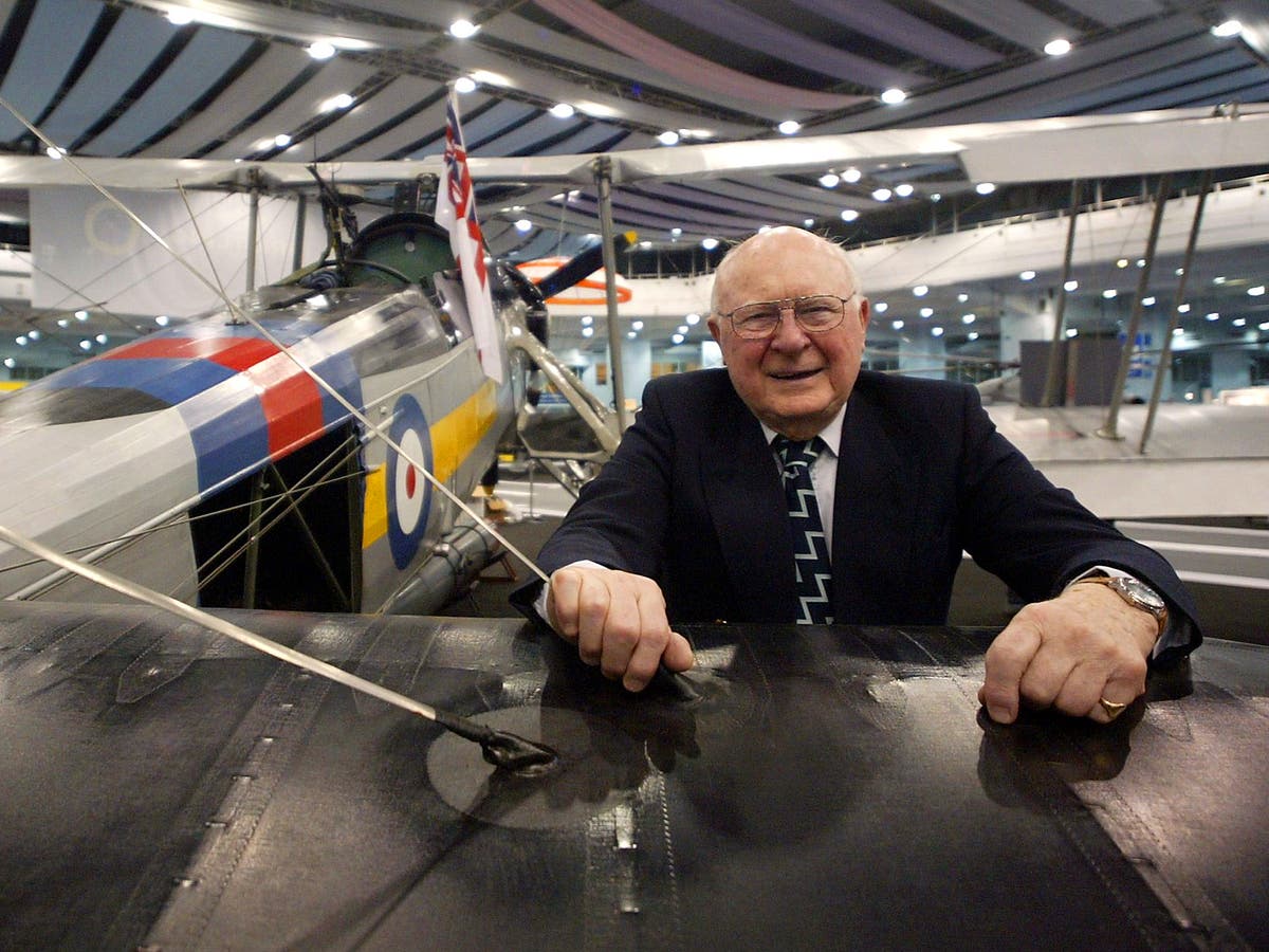 Second World War pilot who helped sink the Bismarck dies aged 97 | The ...
