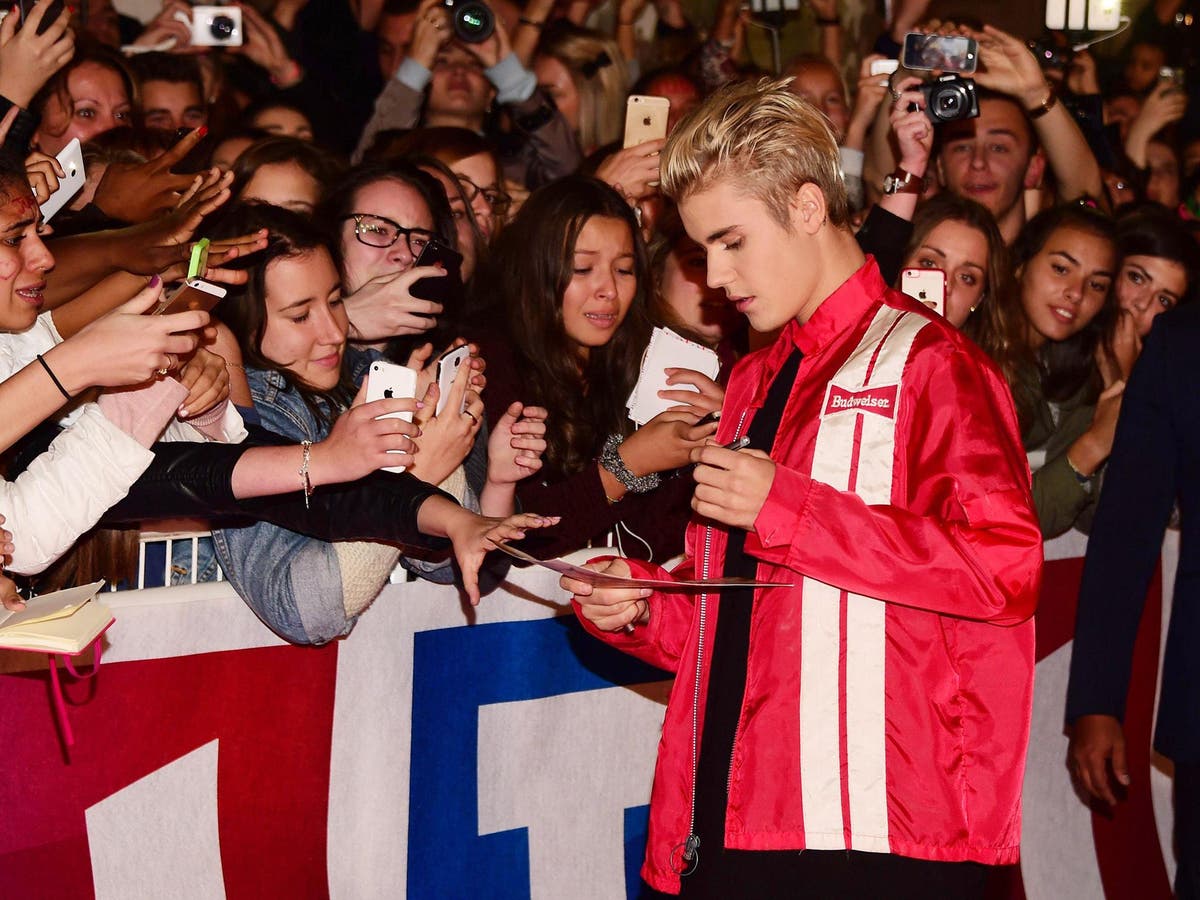 How social media gave rise to the 'Stan' superfan | The Independent ...