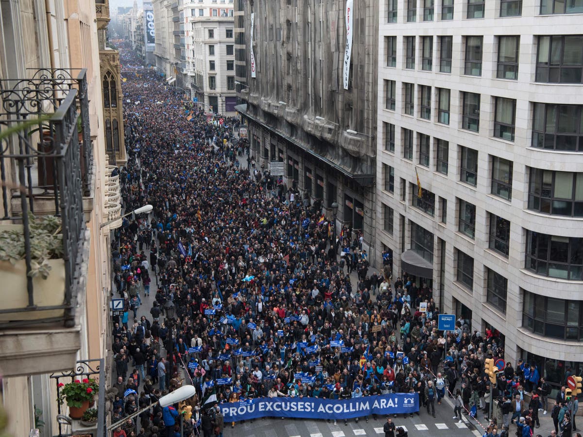 More than 160,000 march in Barcelona to demand Spain takes in more ...