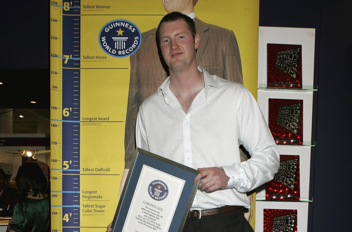 Neil Fingleton: Game of Thrones actor and Britain's tallest man dies ...
