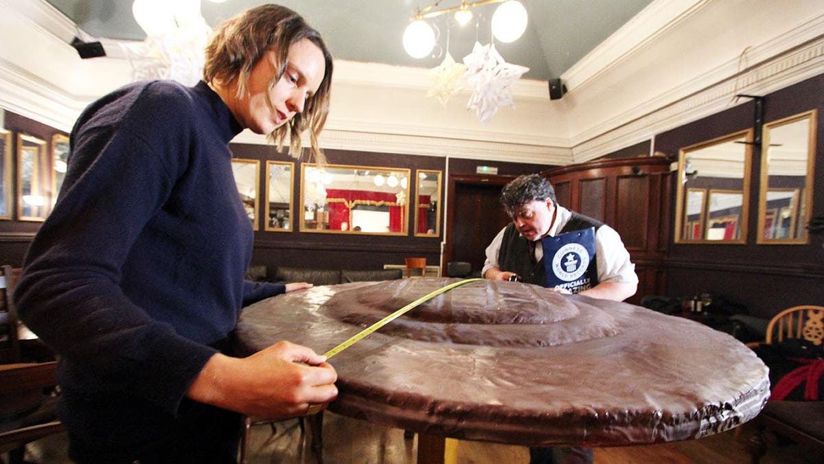 Great British Bake Off winner creates world’s largest Jaffa Cake | The ...