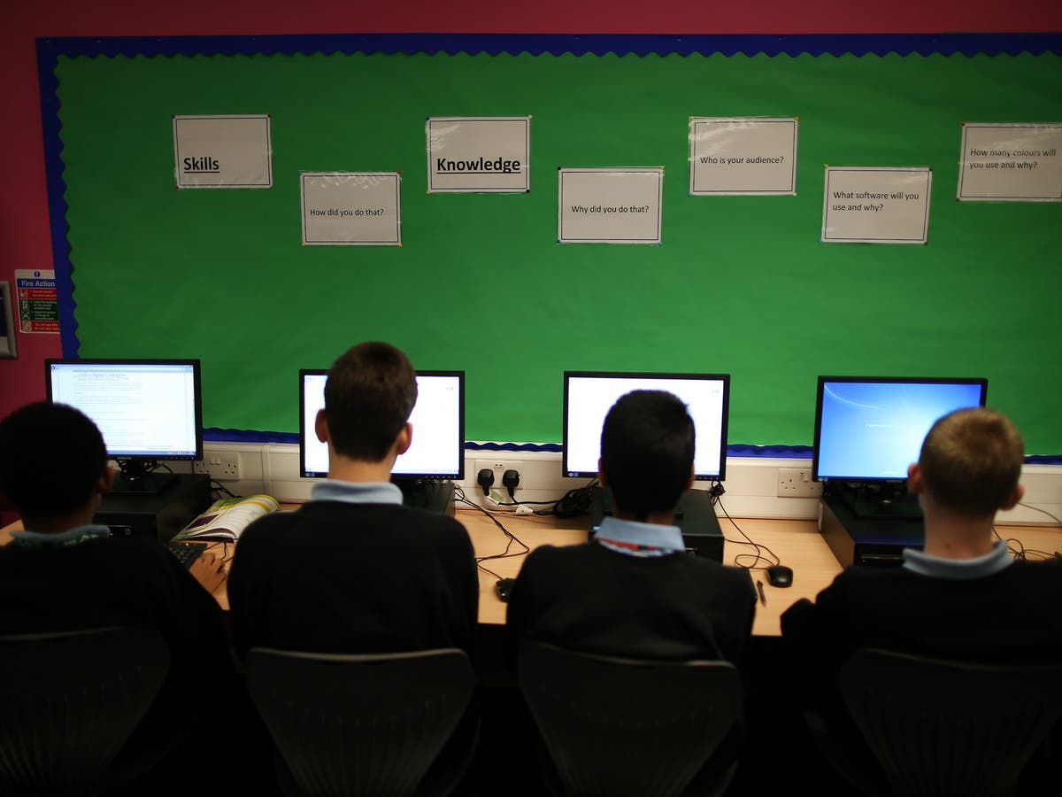 School children 'should be taught to recognise fake news’ | The ...