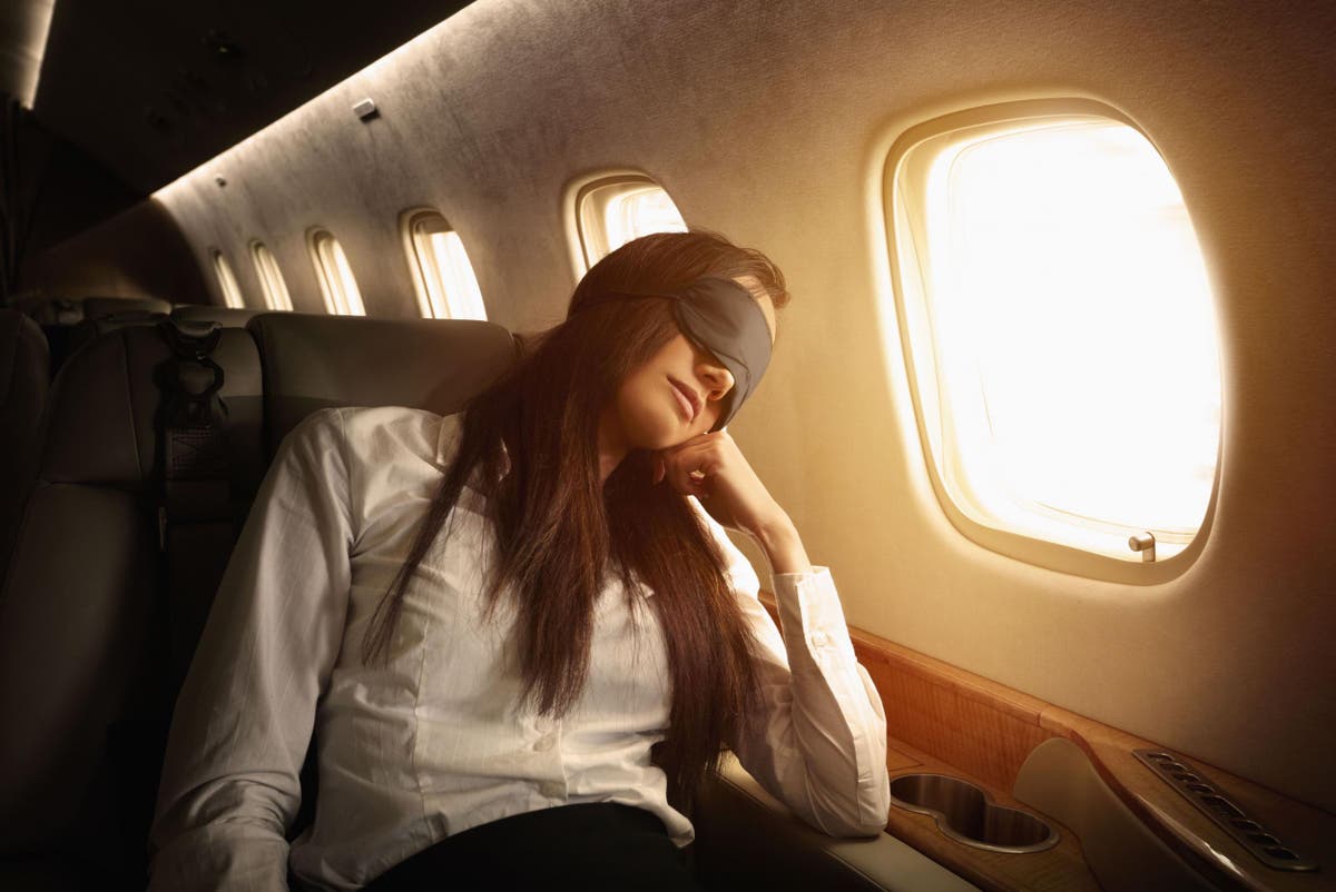 How to beat jetlag, sleep on a plane and get a restful holiday | The ...