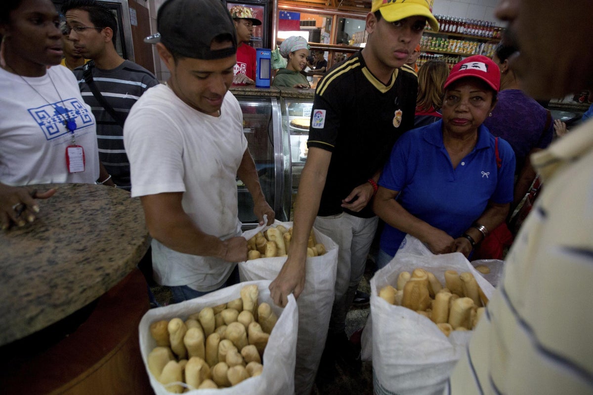 Venezuela's socialist leaders seize bakeries as country’s 'bread war ...