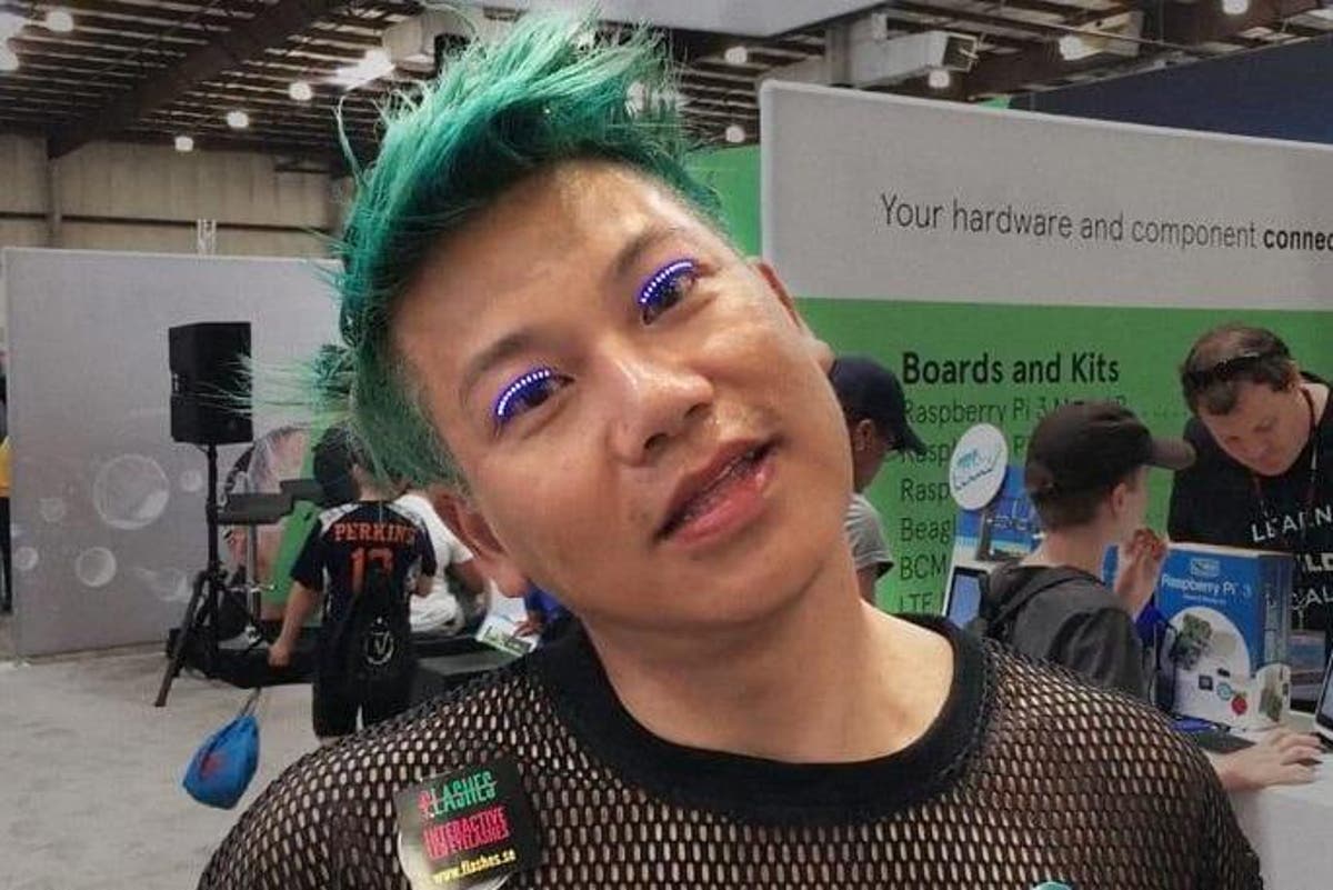 LED false lashes might be the most bizarre beauty trend yet | The ...