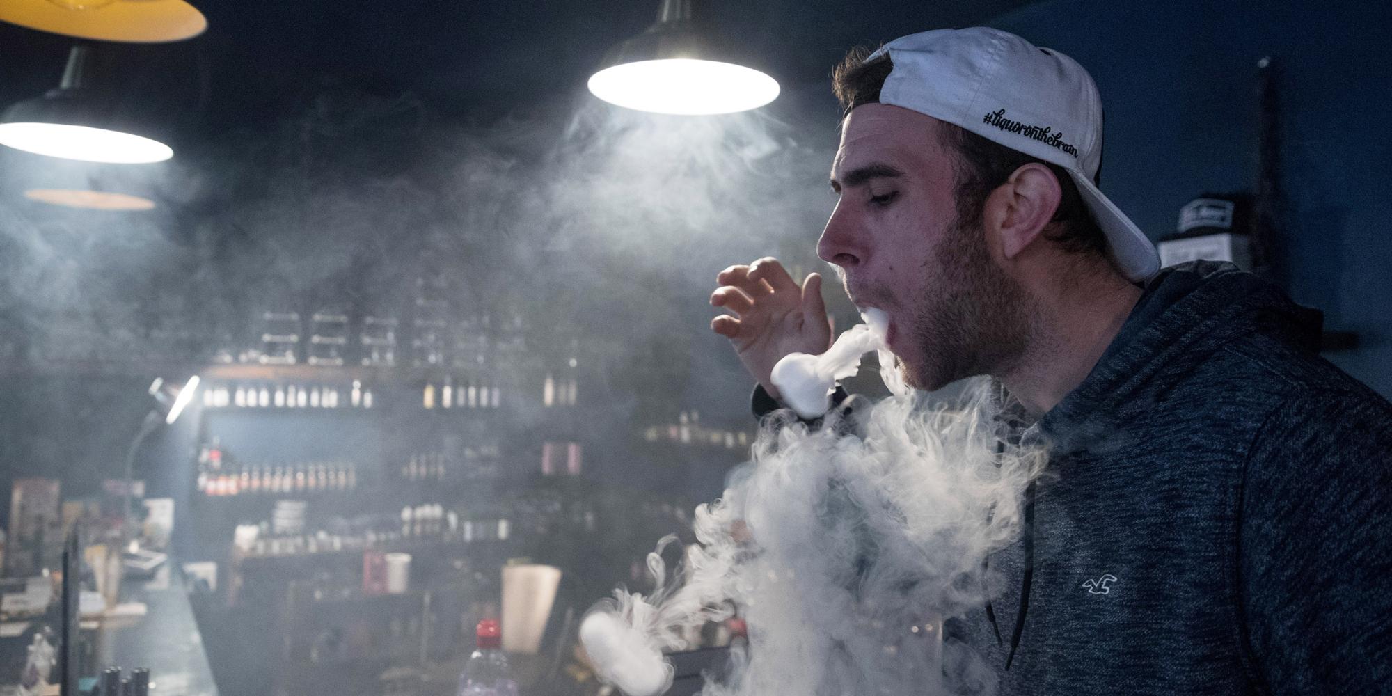 How smoking is diminishing in the UK, in 5 charts | indy100 | indy100