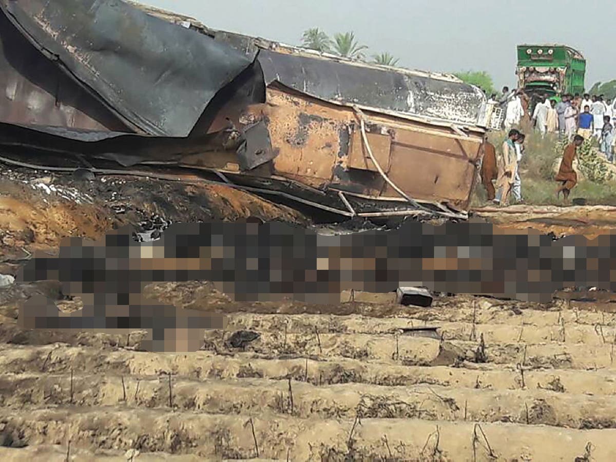 At least 148 killed in Pakistan oil tanker explosion after rushing to ...