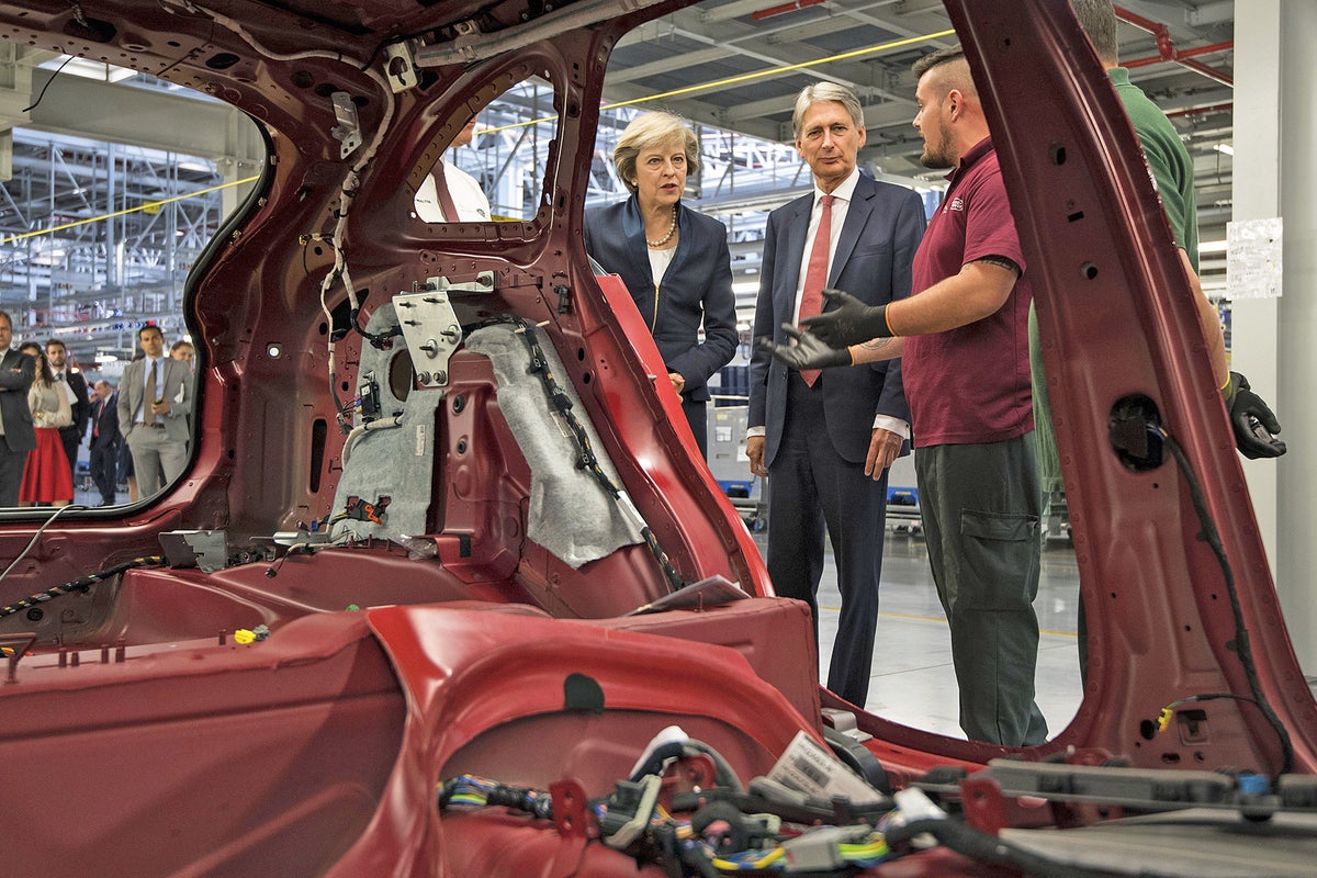 Brexit: Fear of skilled labour shortage hits 28-year high for UK's ...