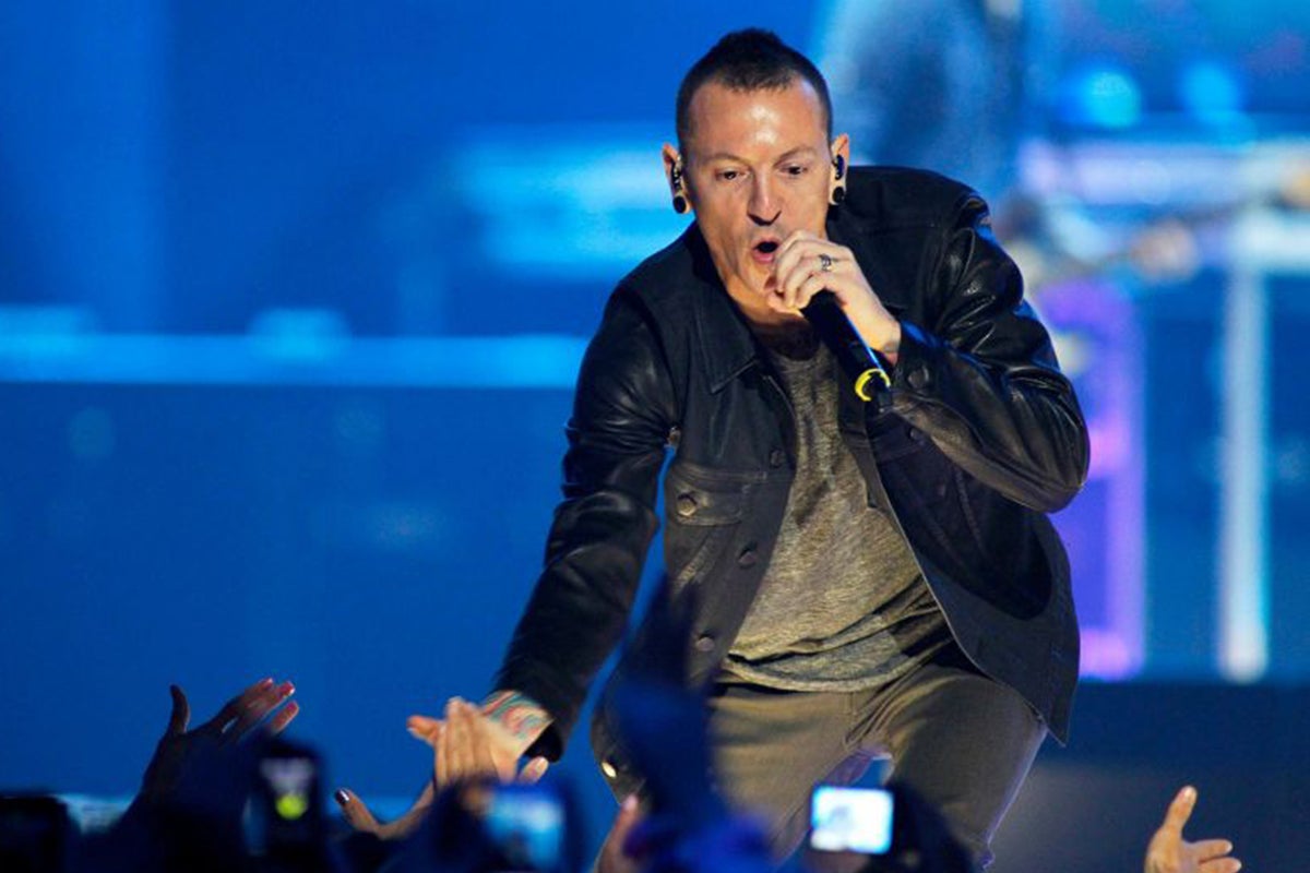 Linkin Park leads emotional memorial concert for Chester Bennington ...