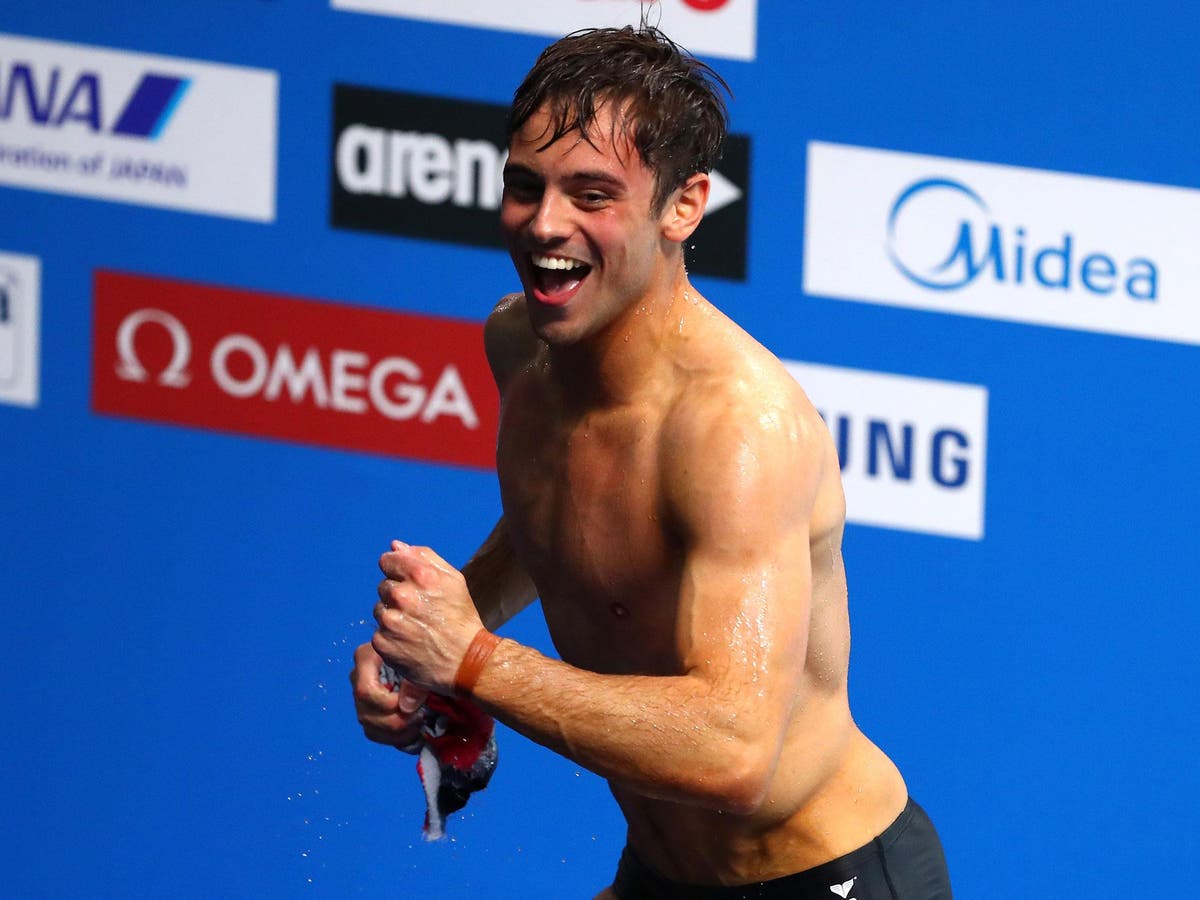 Tom Daley bounces back from Rio disappointment to claim gold at World ...