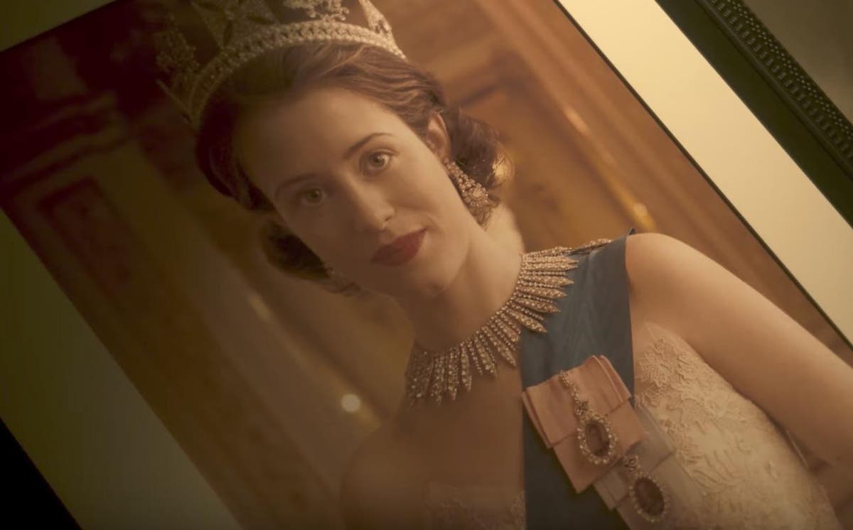 The Crown season 2 trailer: Netflix confirms the return date of award ...