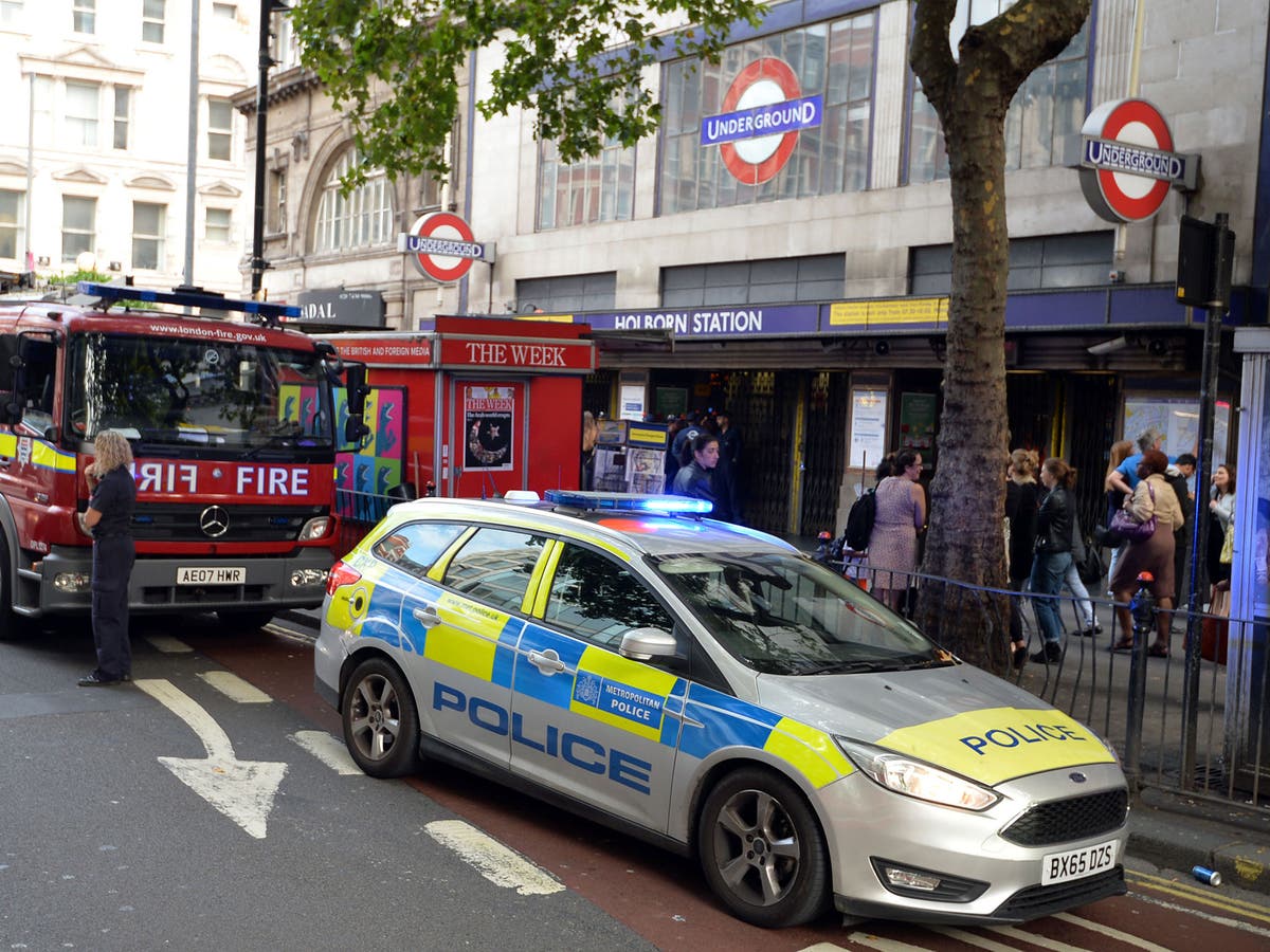 Holborn Tube station evacuated after 'loud bang and smoke' on Central ...