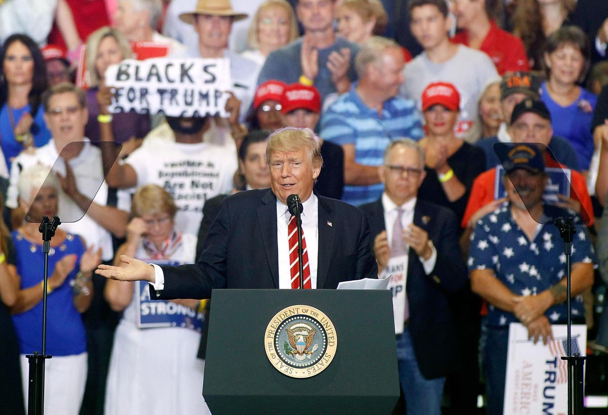 Donald Trump attacks critics as rambling Phoenix rally speech descends ...
