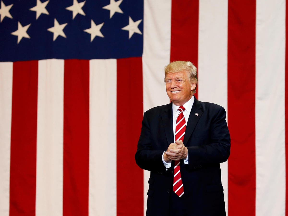 Donald Trump's crowd started leaving as Phoenix speech descended into ...