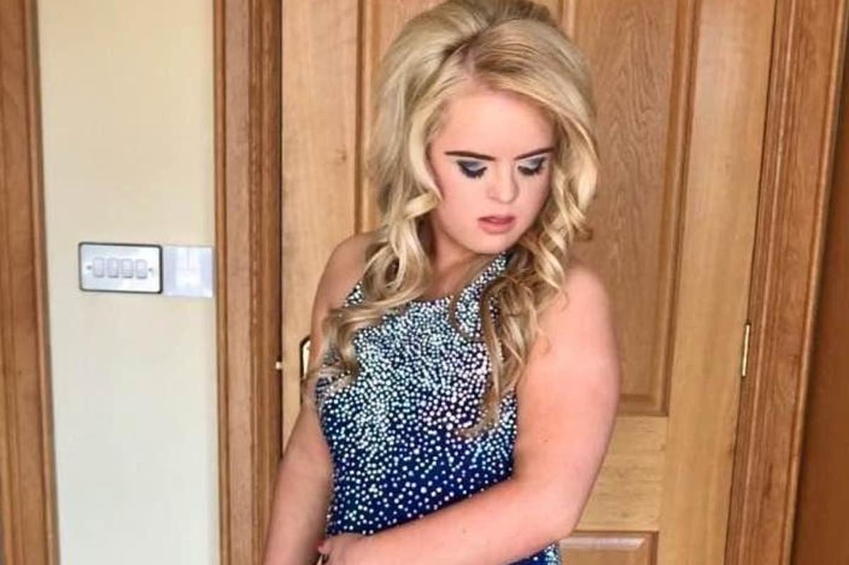 Girl With Downs Syndrome Lands Modelling Contract After Facebook Post