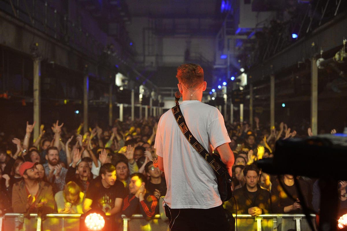 Tom Misch at the Printworks, London, review: Artist can get everyone in ...