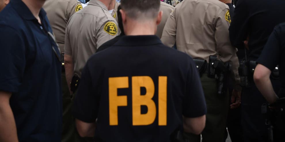 6 ways to get people to like you according to an FBI behavioural expert ...