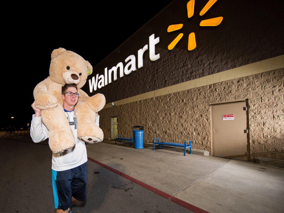 Photos of shockingly empty stores prove that Black Friday as we know it ...